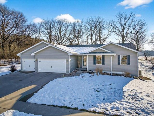 1351 Cumberland Dr, Edgerton, WI 53534