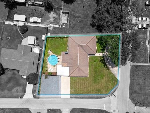 1351 Cr 482N, Lake Panasoffkee, FL 33538