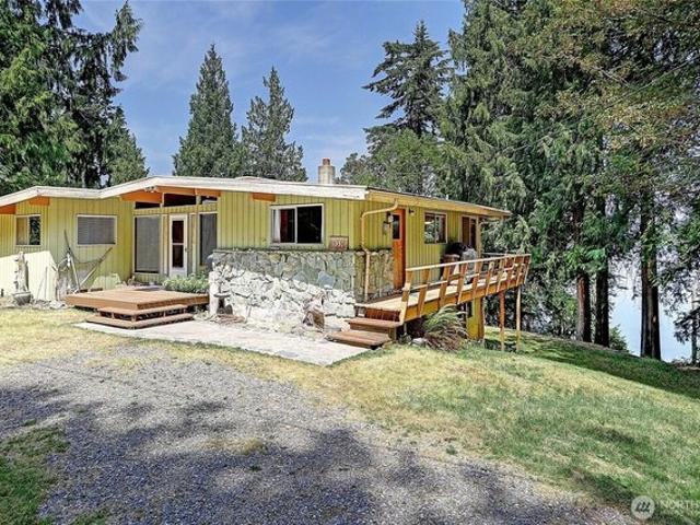 1351 Steffen Pl, Camano Island, WA 98282