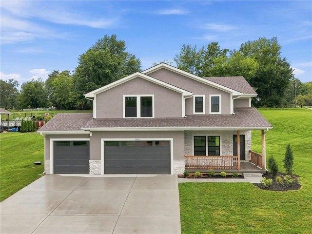 13522 Oakridge Dr, Kearney, MO 64060