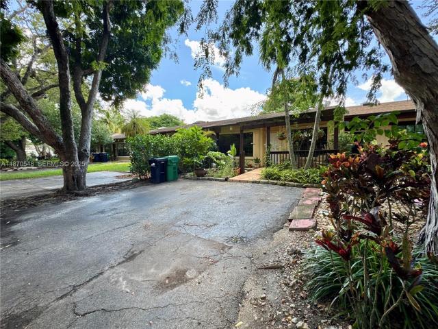 13527 SW 101st Ln, Miami, FL 33186 | MLS #A11870