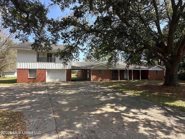 13524 Scruggs Ln, Biloxi, MS 39532