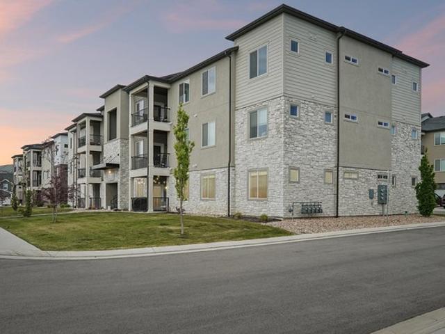 13525 S Poole Dr W Unit B102, Riverton, UT 84096