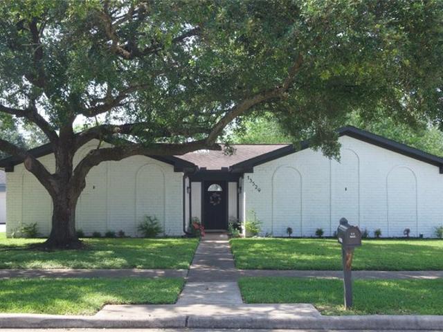 13529 Woodchester Dr, Sugar Land, TX 77498