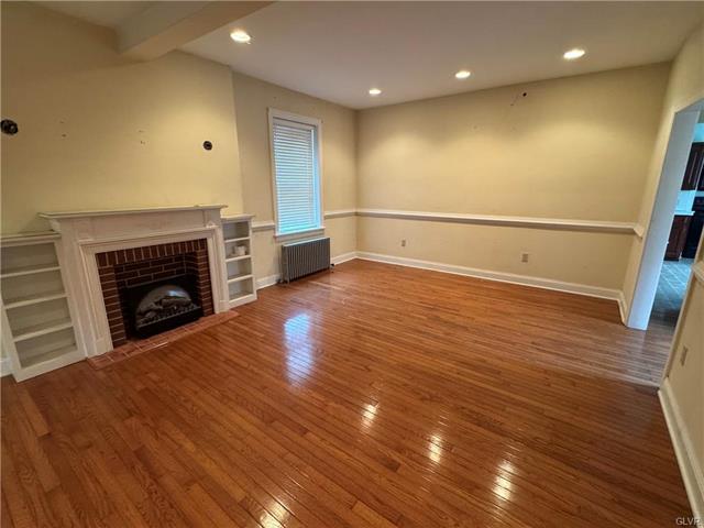 1352 Main Street