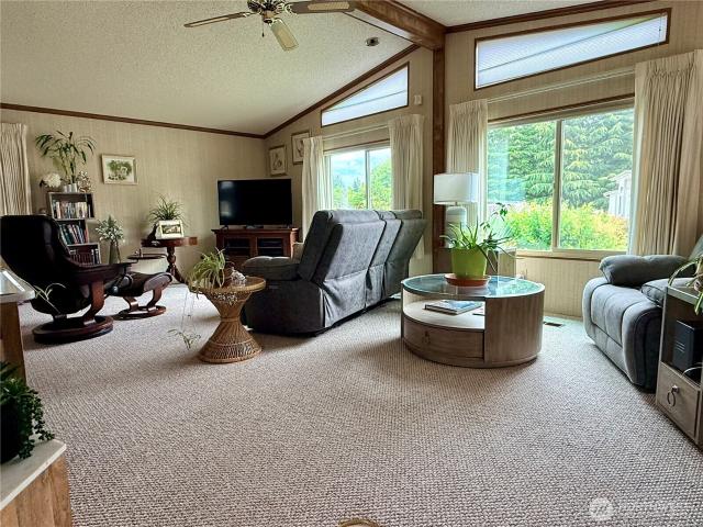 1352 Alonda Lane NE