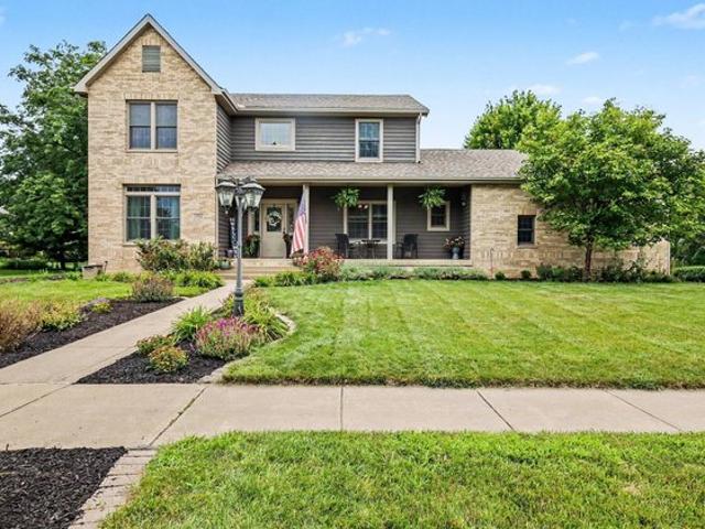 1352 Diamond Blvd, Valparaiso, IN 46385