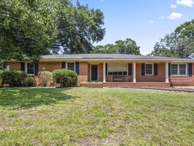 1352 Honeysuckle Ln, Charleston, SC 29412