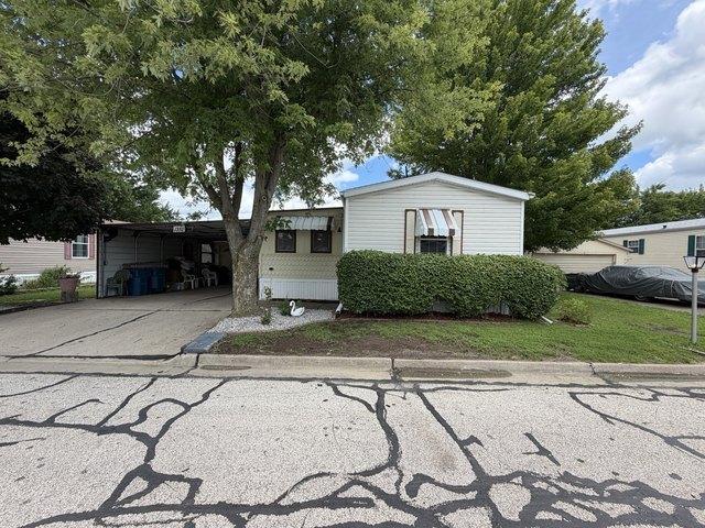 1352 13th St Unit 1352, Bloomington, IL 61704
