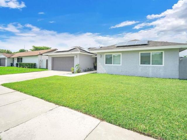 13531 97th St SW, Miami, FL 33186
