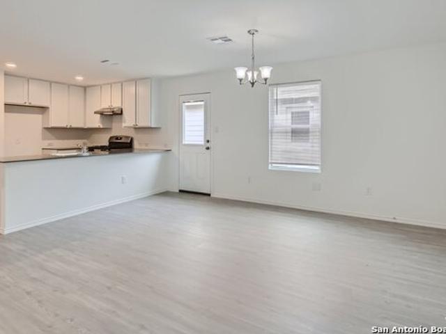 13535 Barton Cv