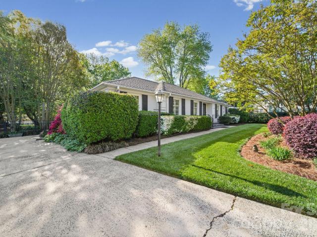 13539 Four Oaks Lane