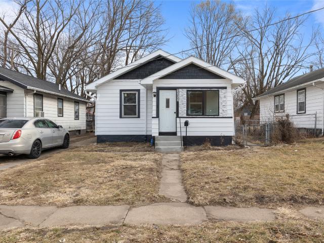 1353 E 15th Street