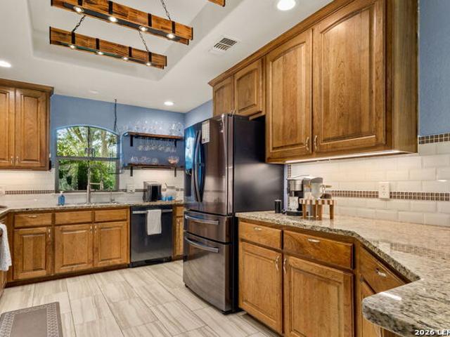 1353 Hunters Ct