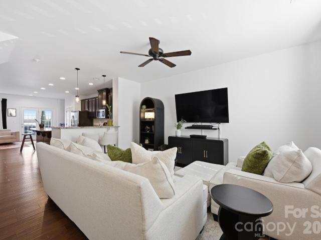 1353 Jacemans Way