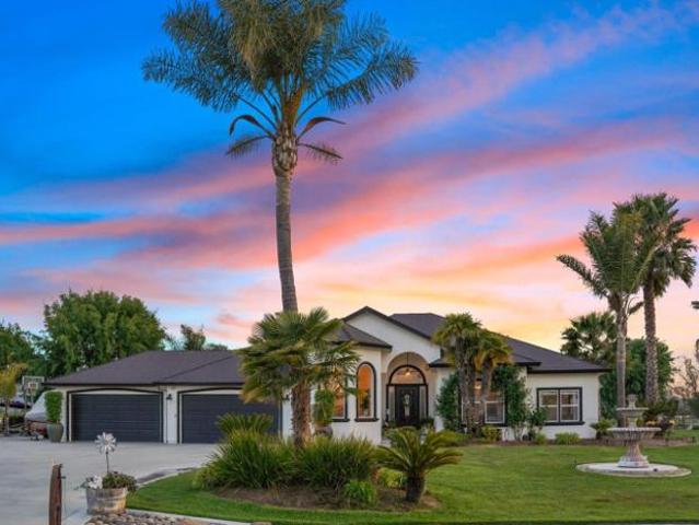 1353 Perry Ct Hollister, CA 95023