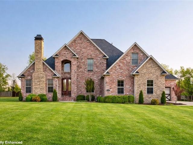 1353 Scout Trl, Siloam Springs, AR 72761