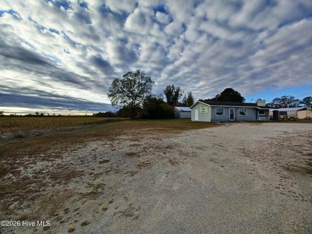 1353 Tomahawk Highway