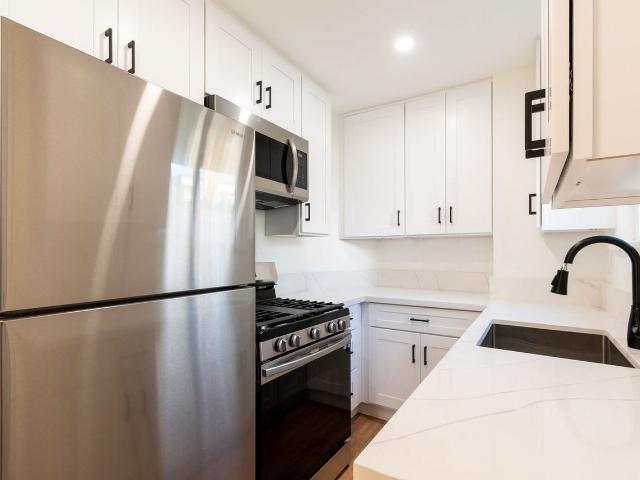 135 & 137 Broadway Studio Apartment for Rent at 135 135 & 137 Broadway, Costa Mesa, CA 92627 Central Costa Mesa