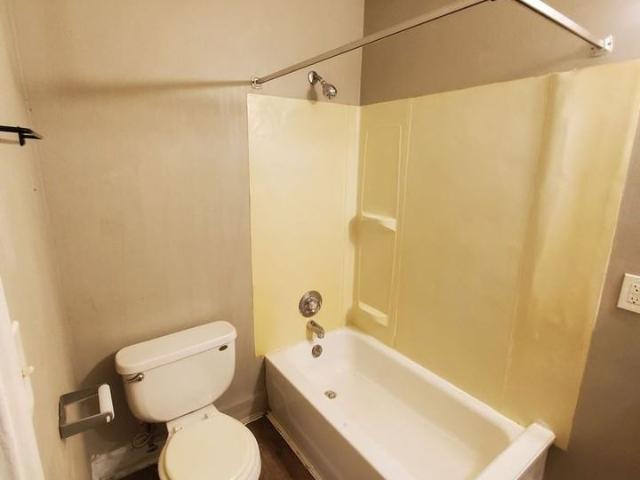 135 137 Garfield Ave 4 Unit ACE PROPERTY 1 Bedroom Apartment for Rent at 135 Garfield Ave, Waukesha, WI 53186