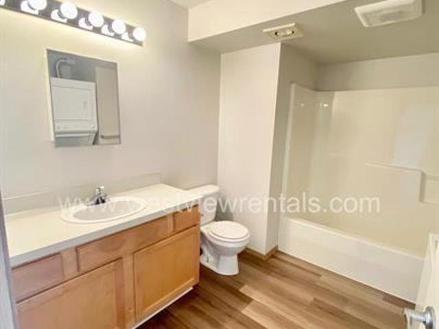 135 & 139 Prince Ave – Benjamin Court Studio Apartment for Rent at 135 Prince Ave, Bellingham, WA 98226 Meridian