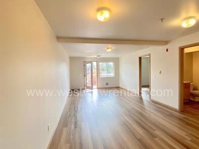 135 & 139 Prince Ave – Benjamin Court Studio Apartment for Rent at 135 Prince Ave, Bellingham, WA 98226 Meridian
