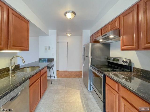 135 167 S Maple Ave # 143B