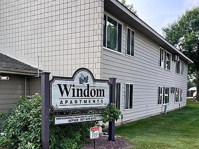 135 6th Ave S, Windom, MN 56101