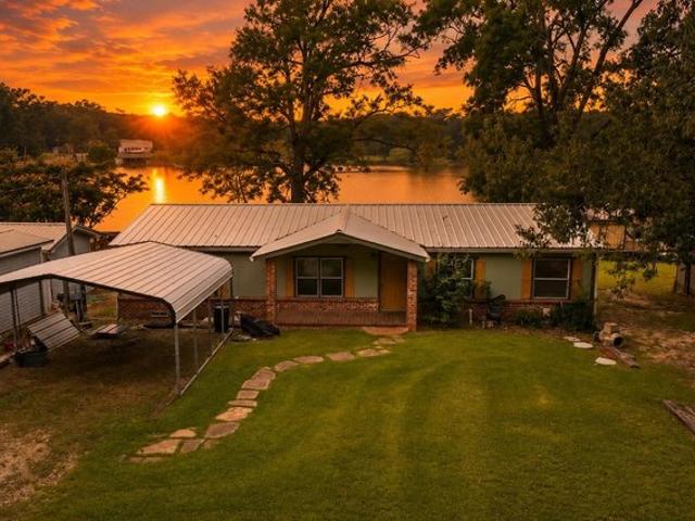 135 County Road 193, Gary, TX 75643