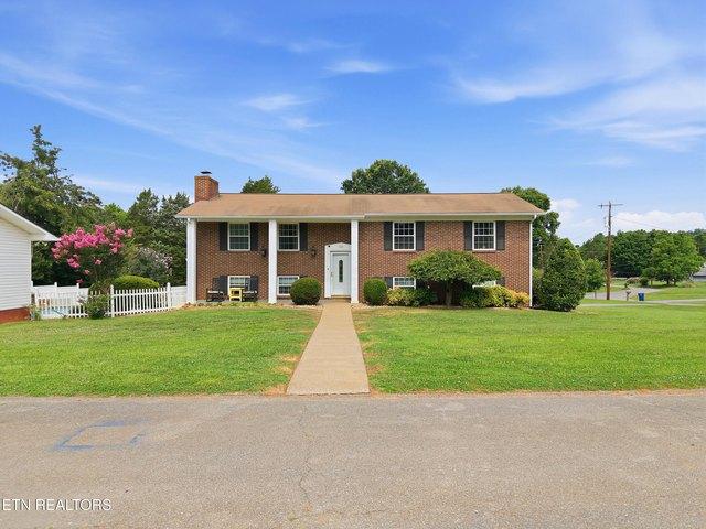 135 Colonial Cir, Seymour, TN 37865