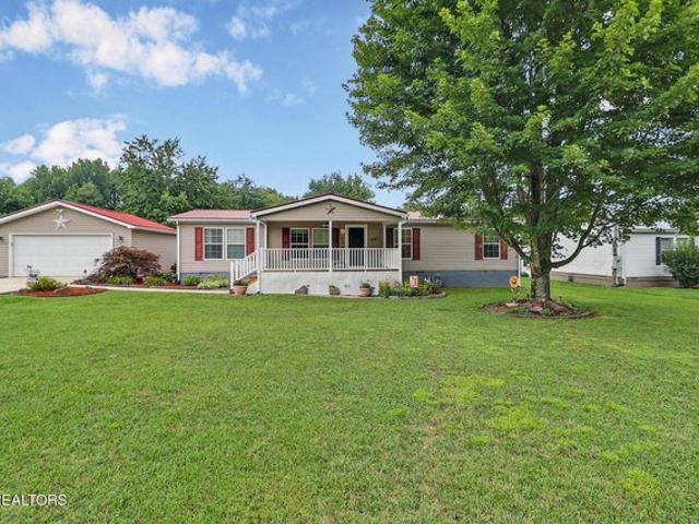 135 Caney Creek Dr, Crossville, TN 38571