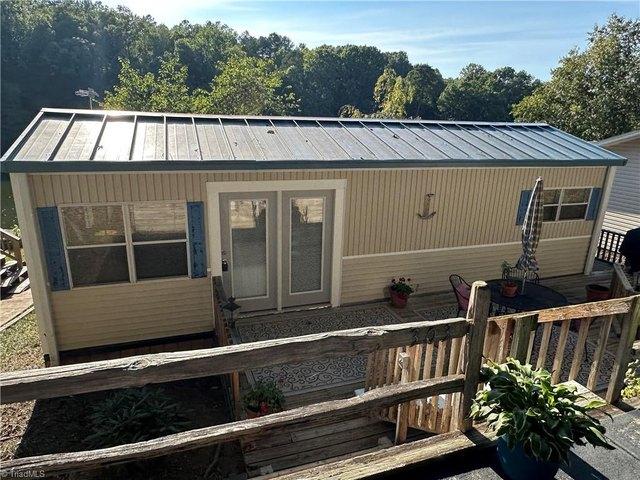 135 Clubhouse Drive Ext, New London, NC 28127
