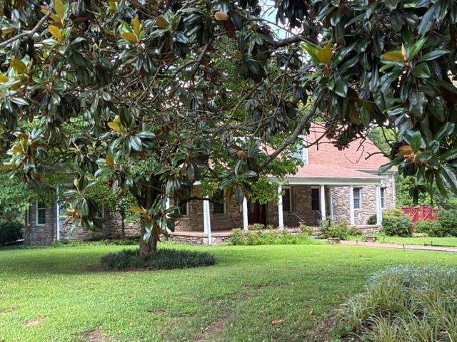 135 Clayton Ln
