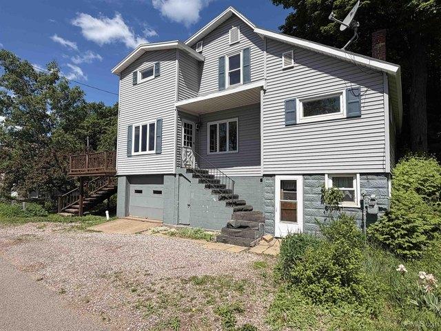 135 Cliff St, Ishpeming, MI 49849
