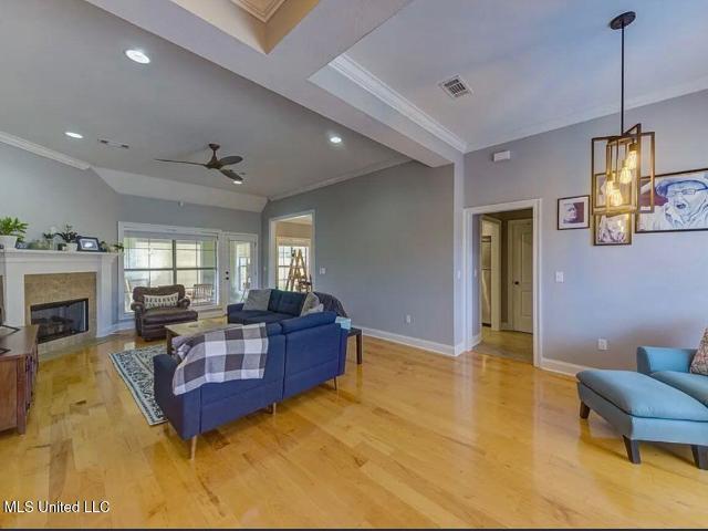 135 Clifton Drive