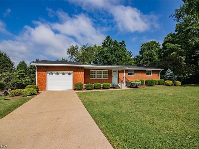 135 Cranberry St, Washington, WV 26181