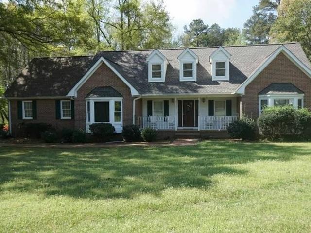 135 Anna Ln, Fayetteville, GA 30215