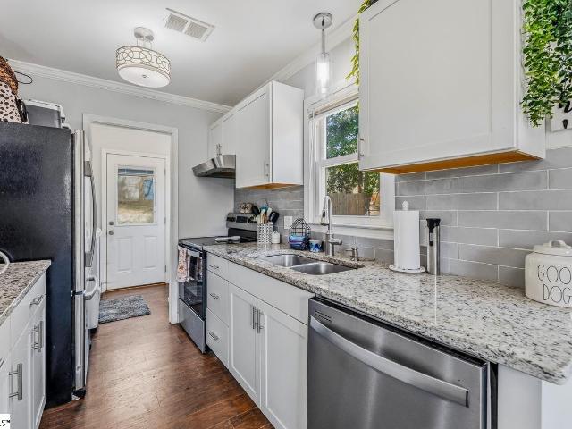 135 Ashdown Dr, Simpsonville, SC 29680 | MLS #1586 | Compass