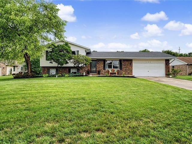 135 Baker Ln, Franklin Township, OH 45005