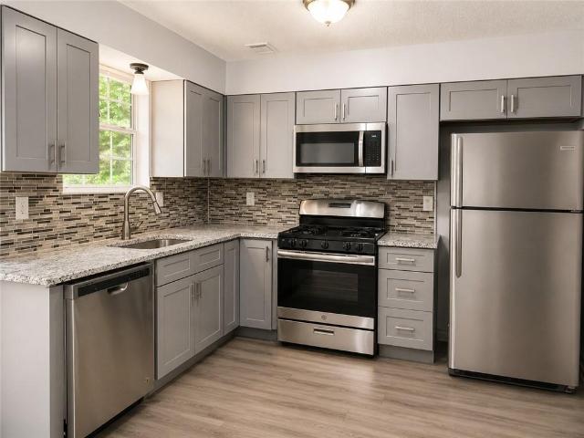 135 Barrington Drive E