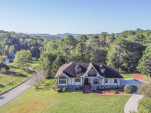 135 Bluffton Rd, Friendsville, TN 37737