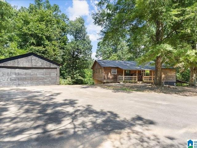 135 Bluff Ln, Locust Fork, AL 35097
