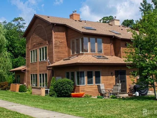 135 Brandywine Ct, Brick, NJ 08724