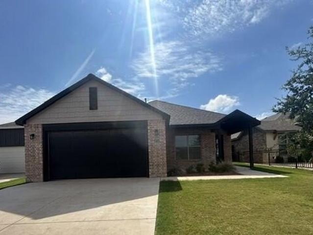 135 Buckingham Ave, Wolfforth, TX 79382