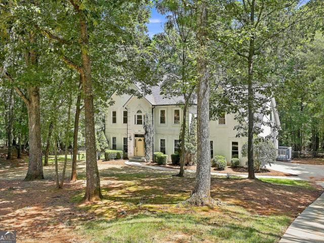 135 Golden Glen Way