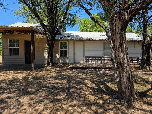 135 Giant Cedar Dr, Whitney, TX 76692