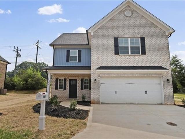 135 Glasmere Ct, Winston Salem, NC 27101