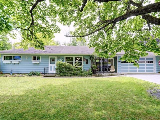135 Greenhurst St, Geneva, NY 14456