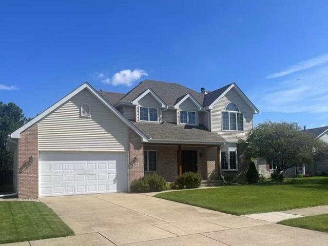 135 Deertrail Dr, Dyer, IN 46311