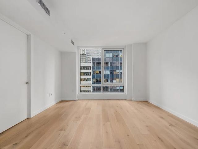135 E 47TH Street 19F